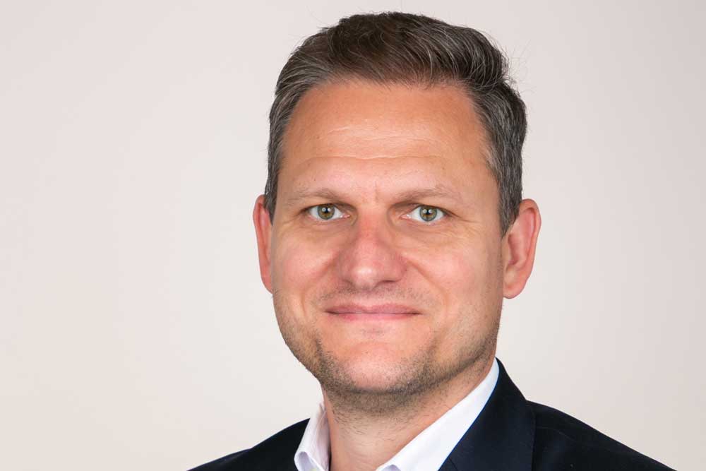 Simon Albrecht wird neuer Seefrachtleiter bei Röhlig Logistics