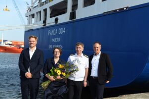 Tailwind und Elbdeich Reederei taufen Neubau