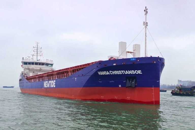 First mini-bulker delivered to Leonhardt & Blumberg